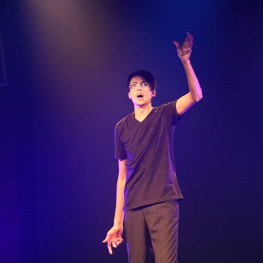 Erray la 1Ã¨re de Rayan Kochbati et la 4Ã¨me de NESCAFÃ‰ COMEDY SHOW