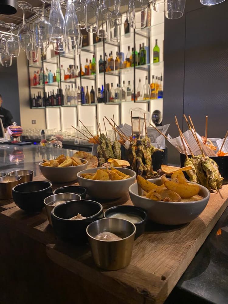 Découvrez le nouveau concept du Rooftop L’Onzième Bar au Tunis Marriott ...